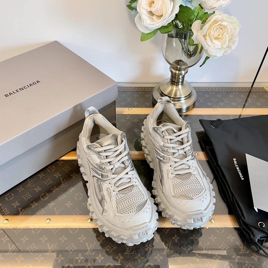 𝐁𝐚𝐥𝐞𝐧𝐜𝐢𝐚𝐠𝐚 Defender巴黎世家 复古轮胎鞋 名媛网