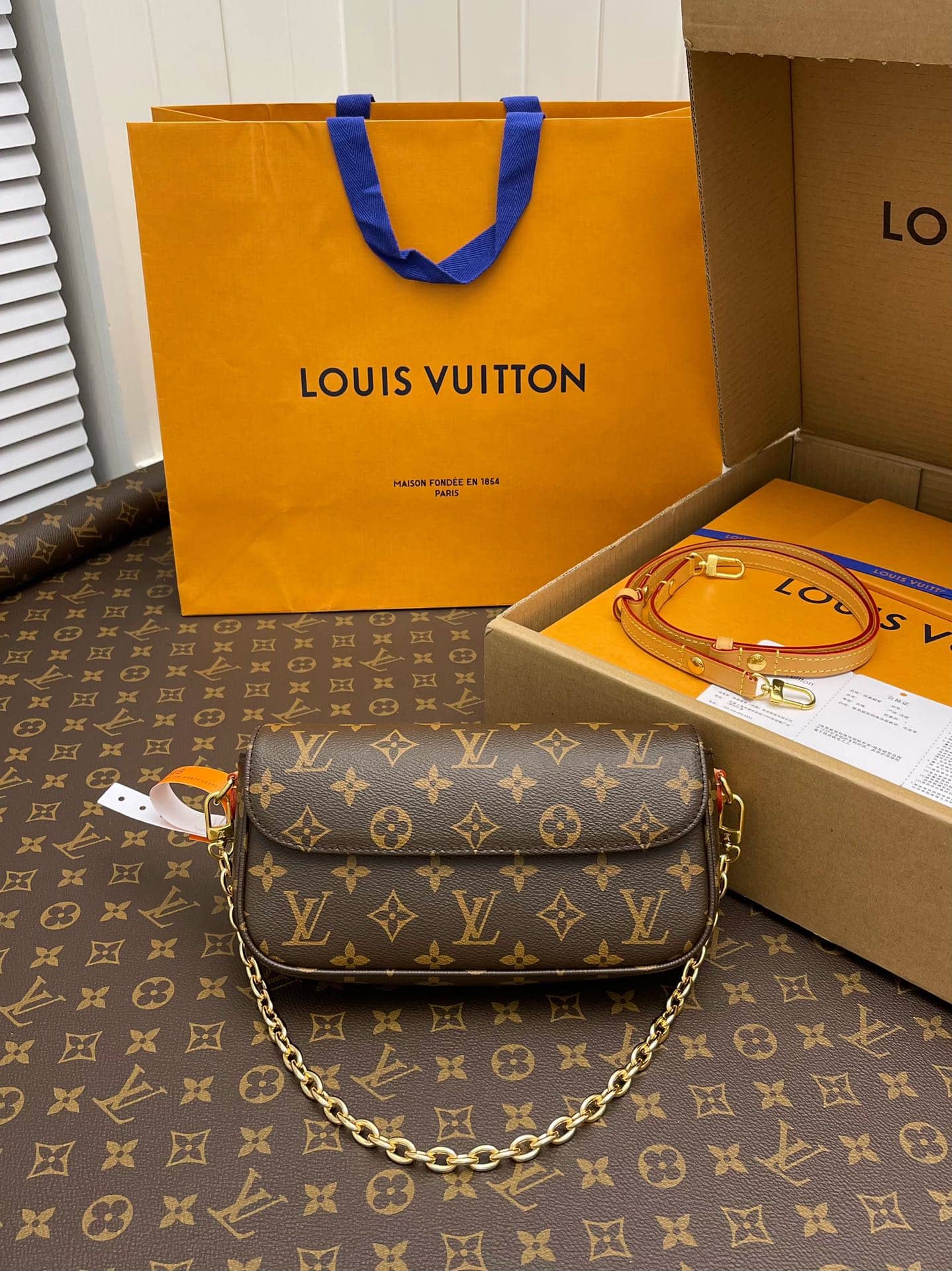 LV M81911 WALLET ON CHAIN IVY 手袋 名媛网