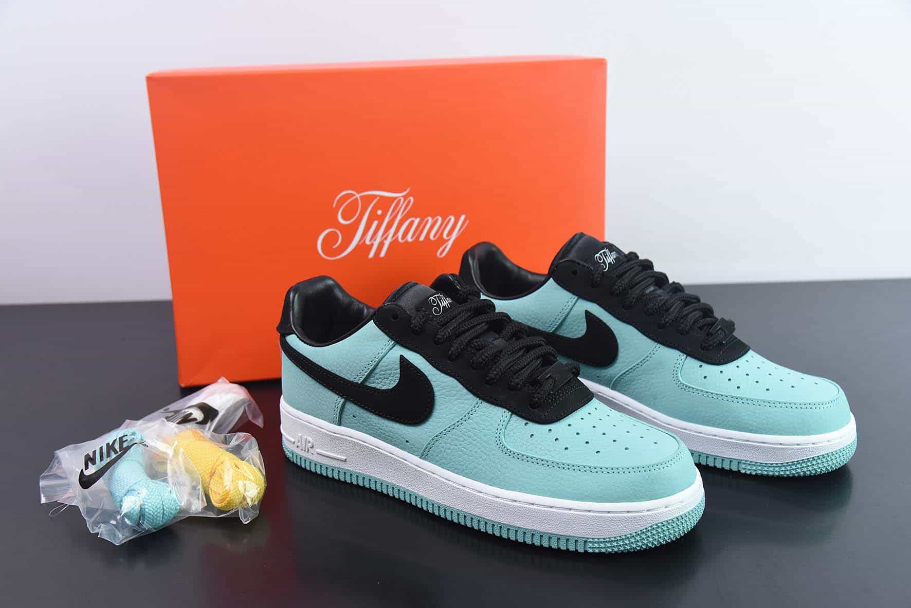 TIFFANY&co./蒂夫尼x Nike Air Force 1 Low “1837”反转蒂夫尼 货号：DZ1382-002 名媛网