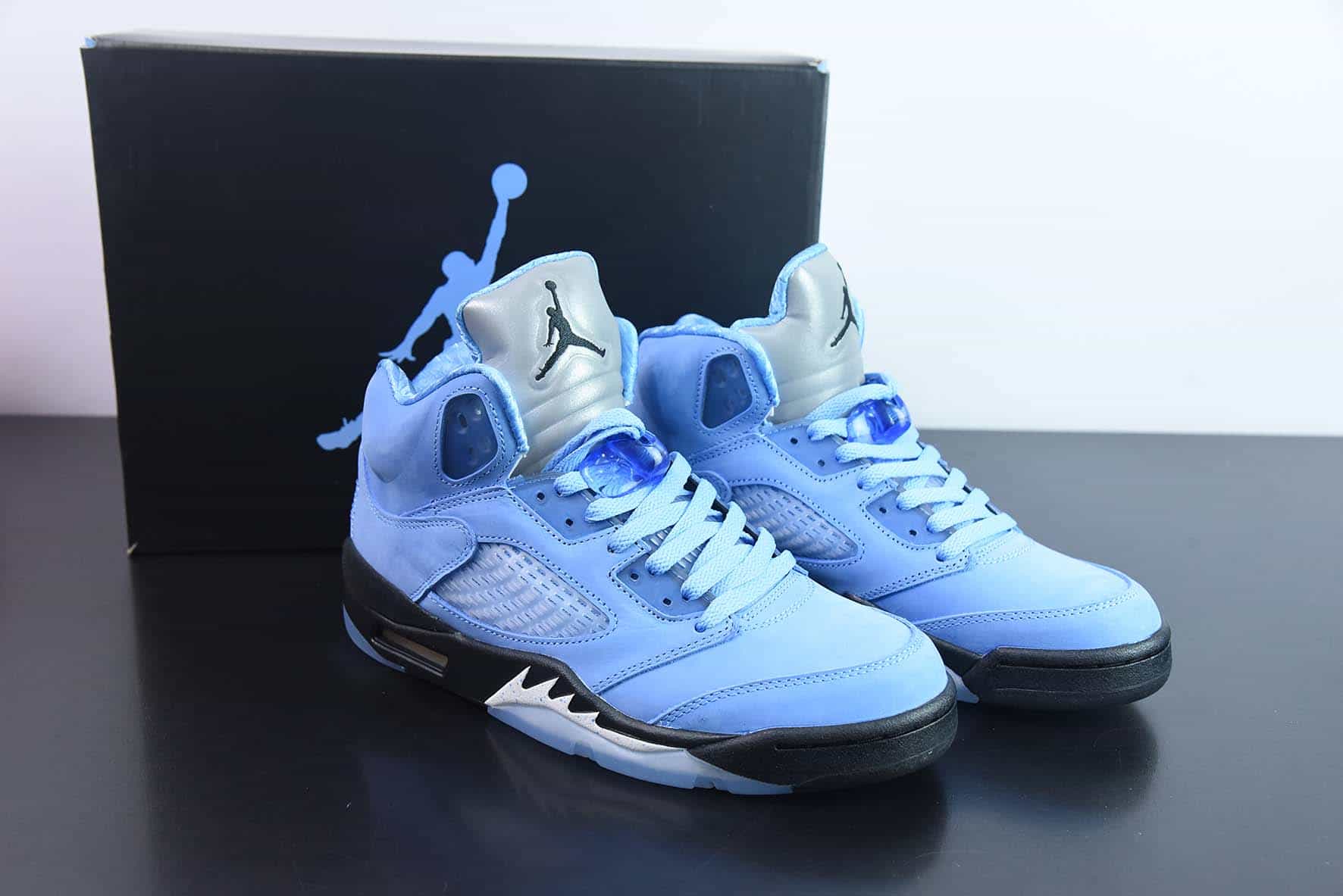 Air Jordan 5 文化篮球鞋 AJ5“UNC”北卡蓝 货号：DV1310 401 名媛网
