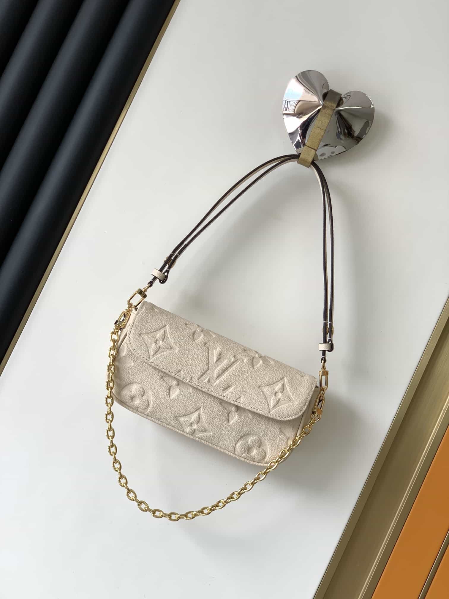 LV M82210 WALLET ON CHAIN IVY 手袋 名媛网