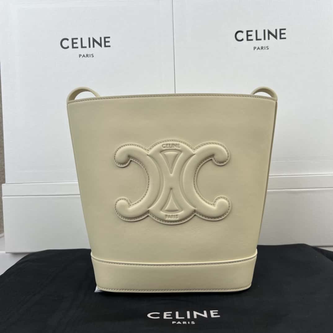 celine CUIR TRIOMPHE小号光滑牛皮水桶包 198243 名媛网