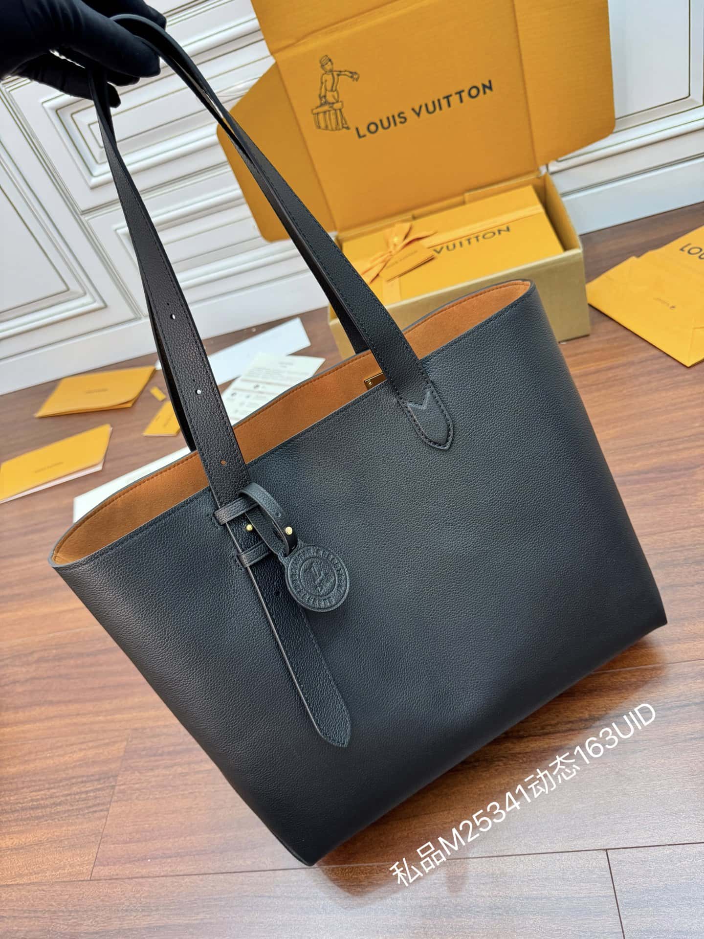 LV M25341 Low Key Cabas MM 名媛网